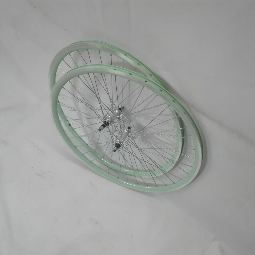 Set de roti trekking cu jante verde - BikeCentral.ro